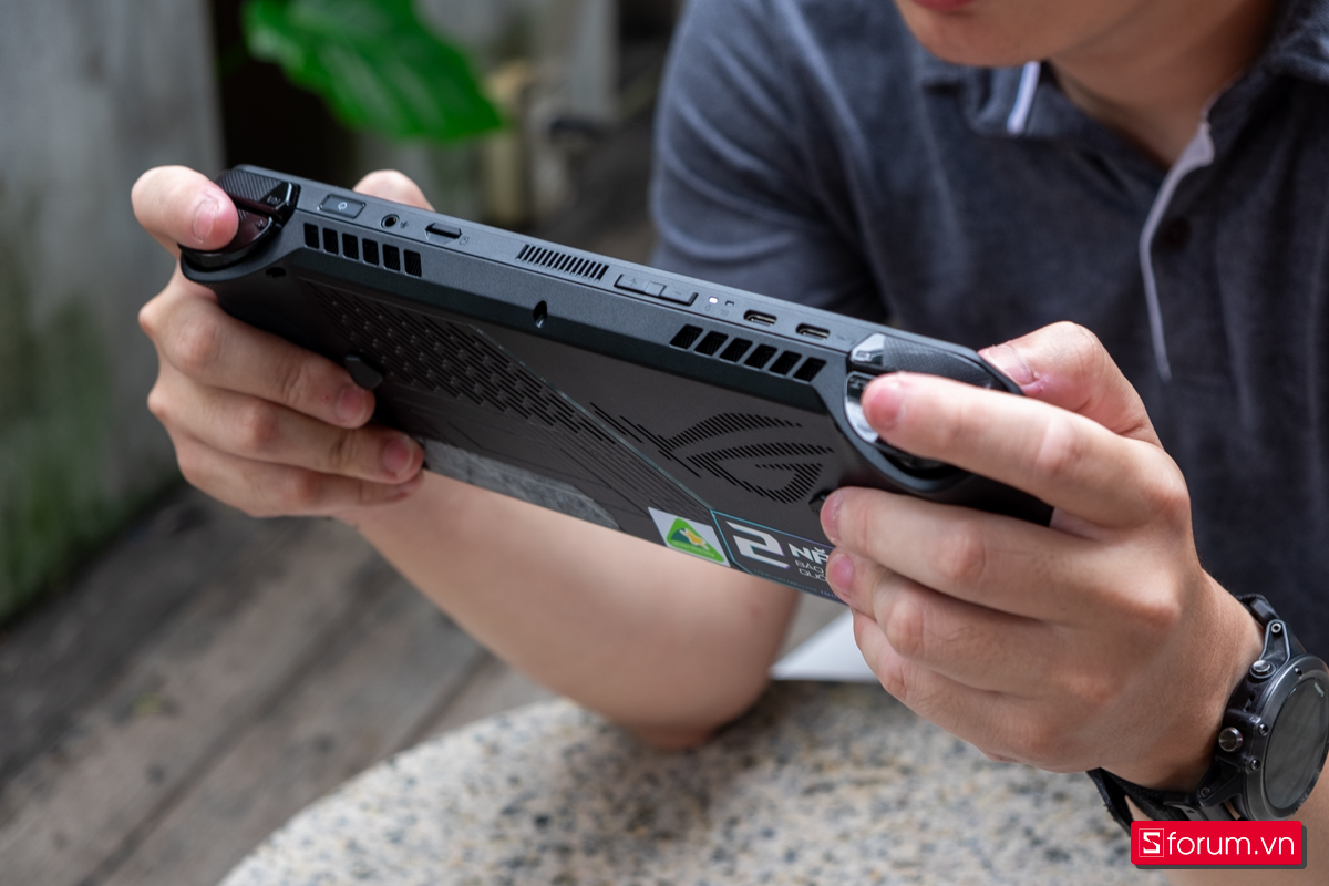 Trên tay ASUS ROG Ally X: Nâng cấp gấp đôi so với ROG Ally