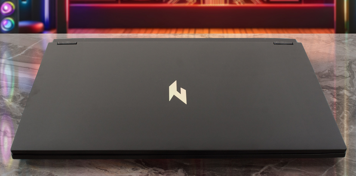 Đánh giá Acer Nitro 18 AI: Màn hình khổng lồ, pin trâu