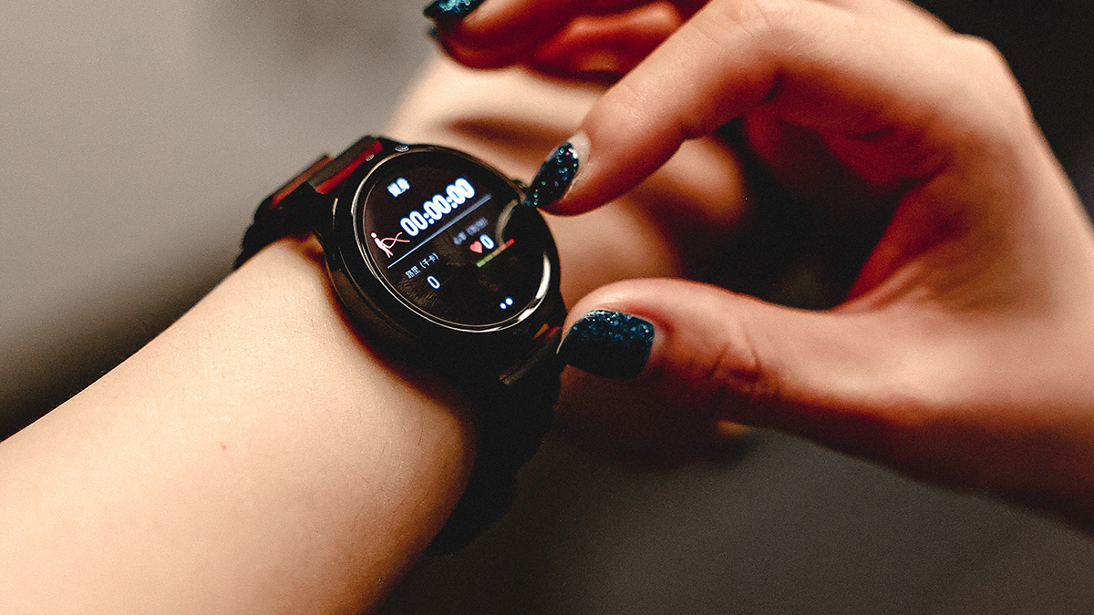CellphoneS mở bán smartwatch KAVVO Date và KAVVO Macaron