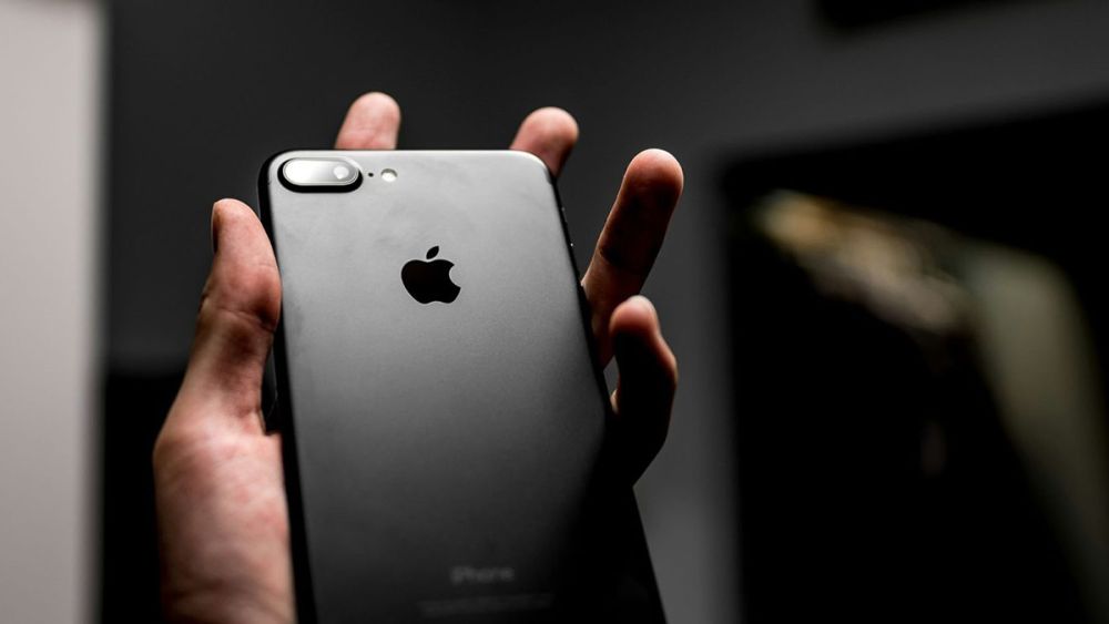 Apple cảnh báo người dùng iPhone về phần mềm gián điệp
