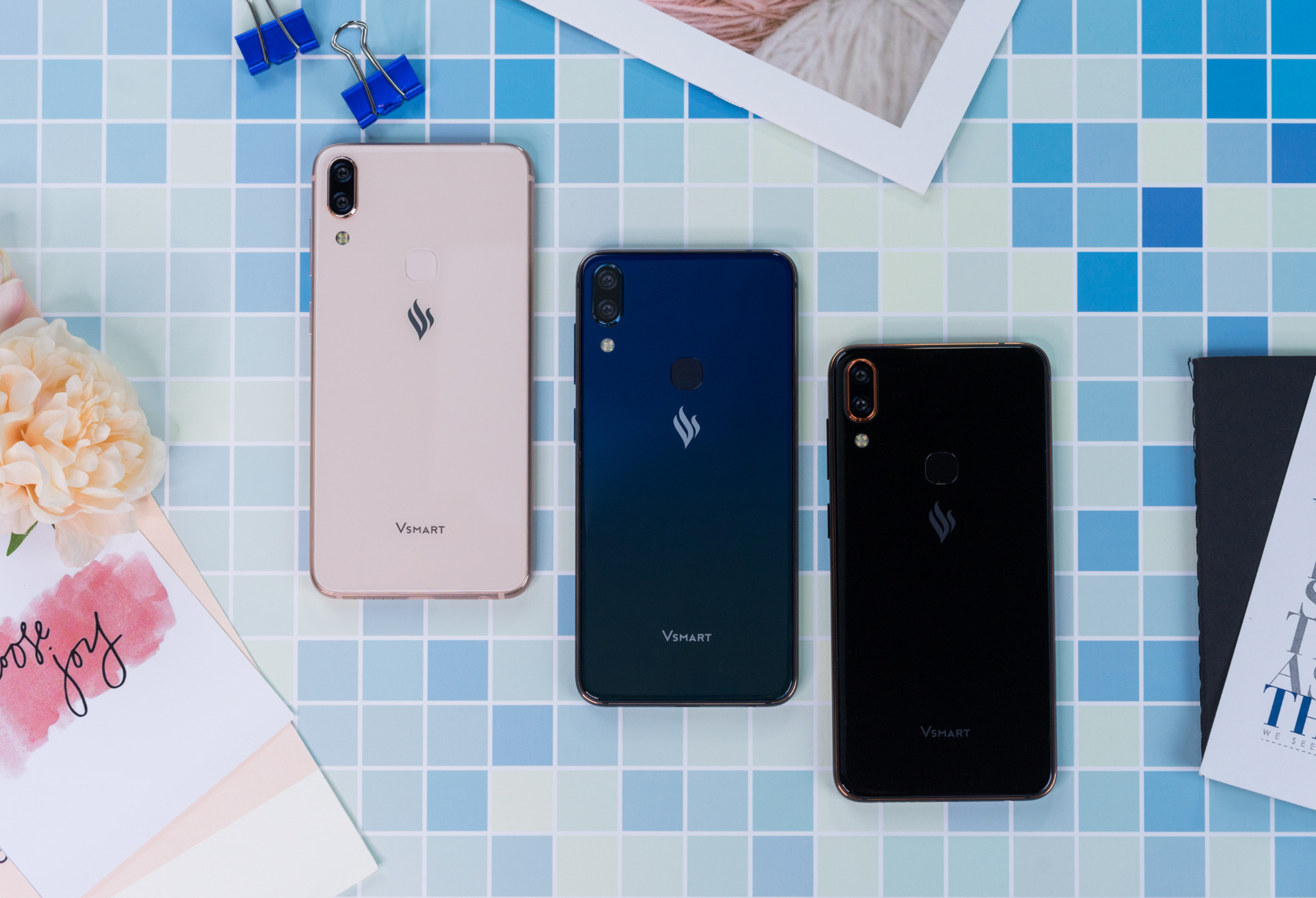 Trên tay "bộ tứ" smartphone thương hiệu Việt Vsmart