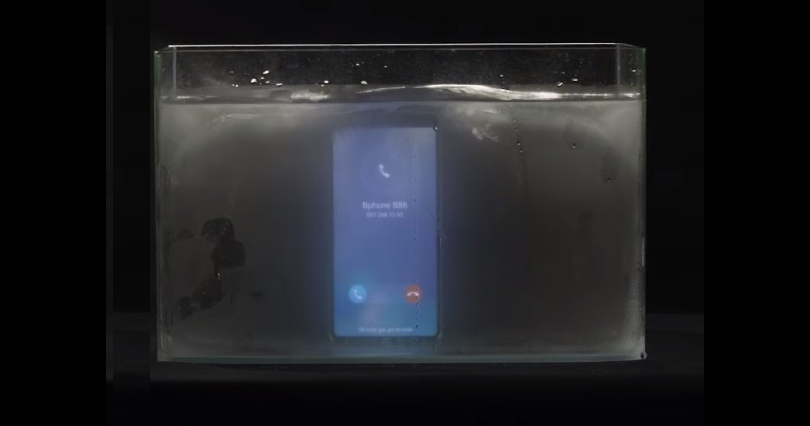 Bphone B86 vẫn sống sót thần kỳ sau hơn 5 giờ bị đông đá