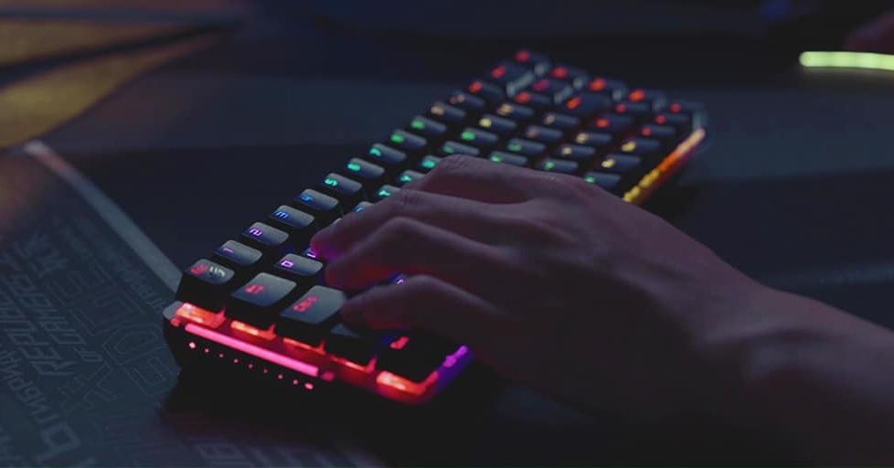 ASUS ra mắt bàn phím cơ ROG Falchion: Switch Cherry MX, có LED RGB, pin ...