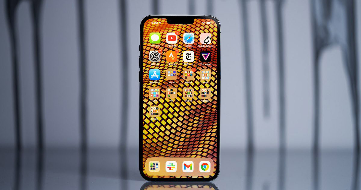 Đây là giải pháp độc đáo của Apple giúp màn hình iPhone 13 Pro tiết ...