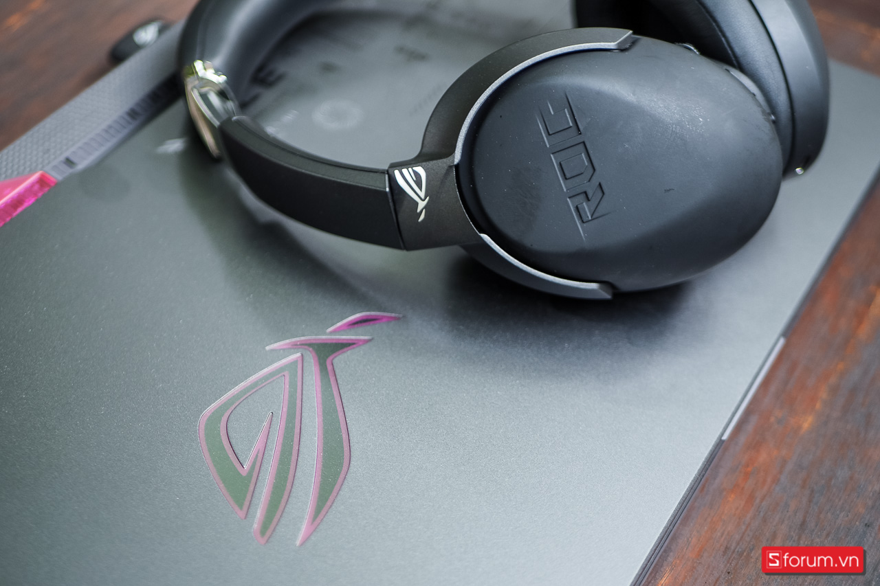 Trên tay ASUS ROG Strix Go 2.4: Tai nghe chơi game không dây đỉnh cao ...