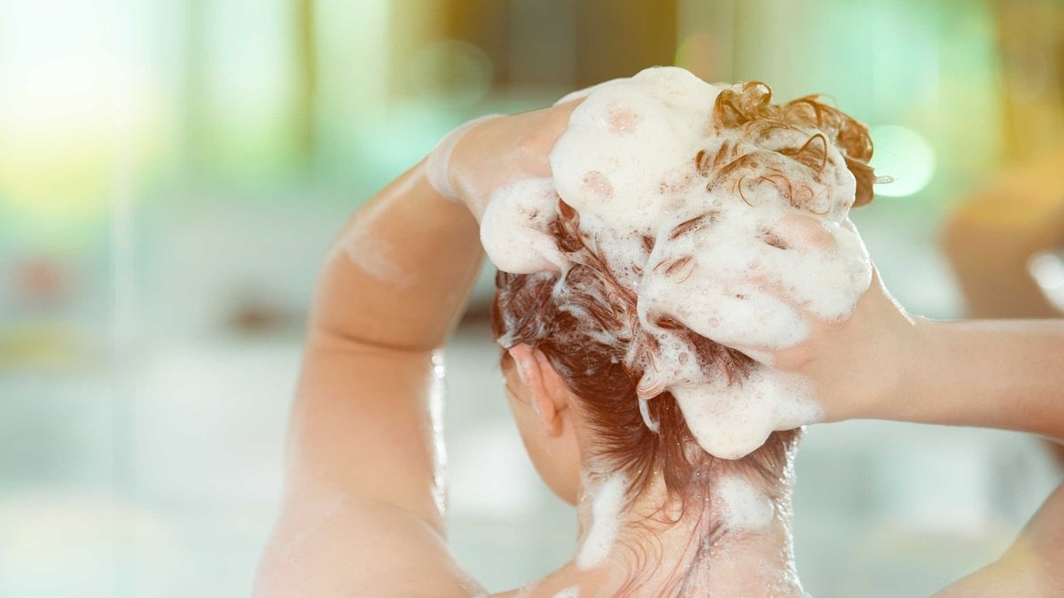 Hướng dẫn cách sấy tóc cụp cực đơn giản tại nhà cho bạn