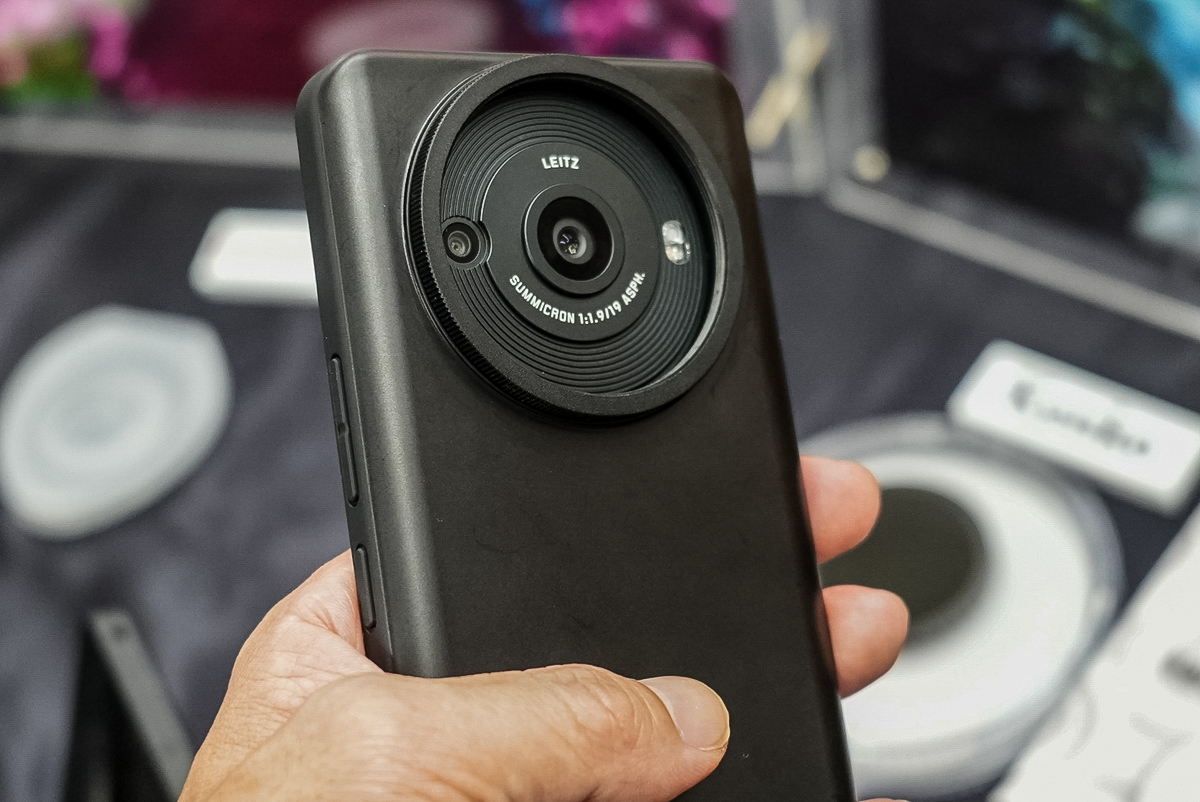 Cận cảnh Sharp Aquos R8 Pro: Thiết kế đậm chất Nhật Bản, cảm biến 1 ...