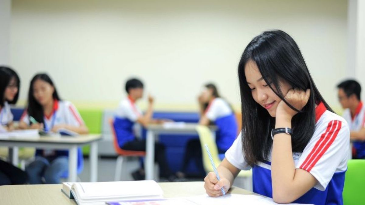 Học phí UEH 2023 - 2024 cập nhật mới, chính xác nhất