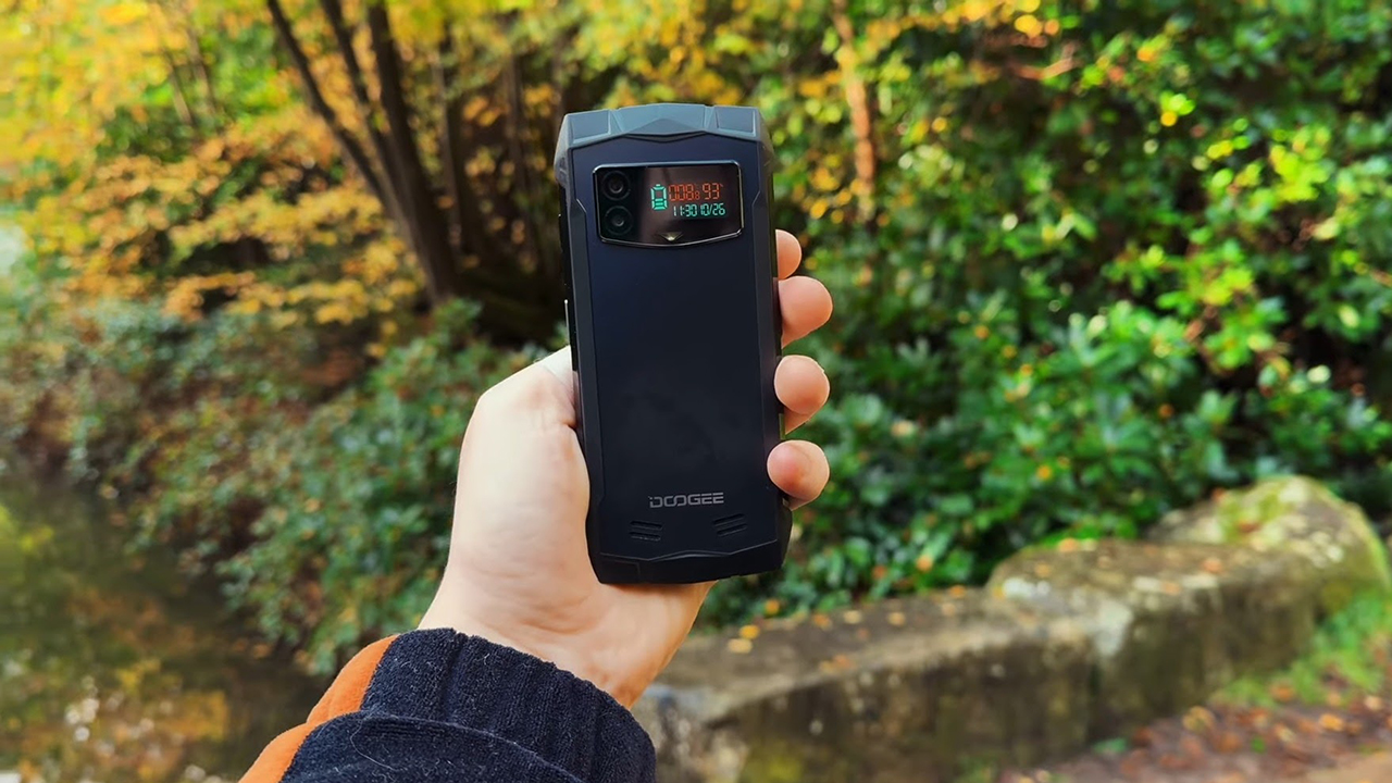 Cận cảnh DOOGEE S Mini: Điện thoại mini 4.5 inch siêu bền, RAM 15GB ...