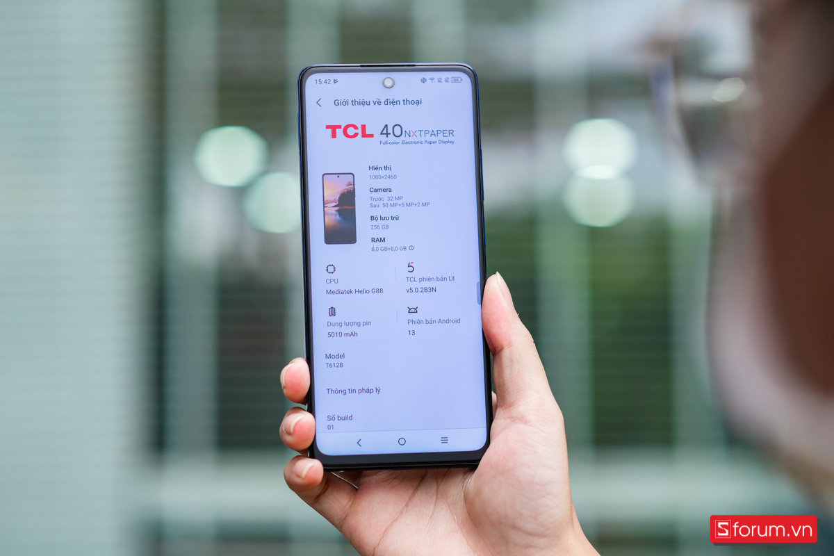 Trên tay TCL 40 NXTPAPER: Smartphone với công nghệ màn hình độc đáo giống sách giấy, giá 4.49 triệu