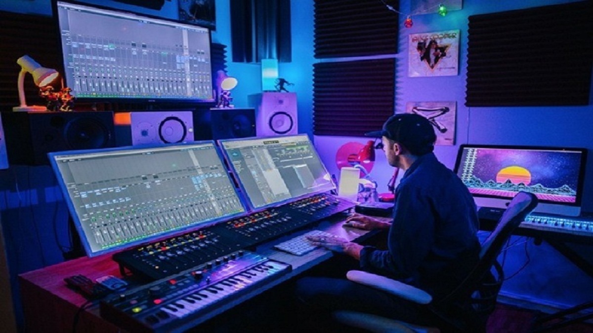 Producer là gì? Học Producer làm gì, thu nhập ra sao?